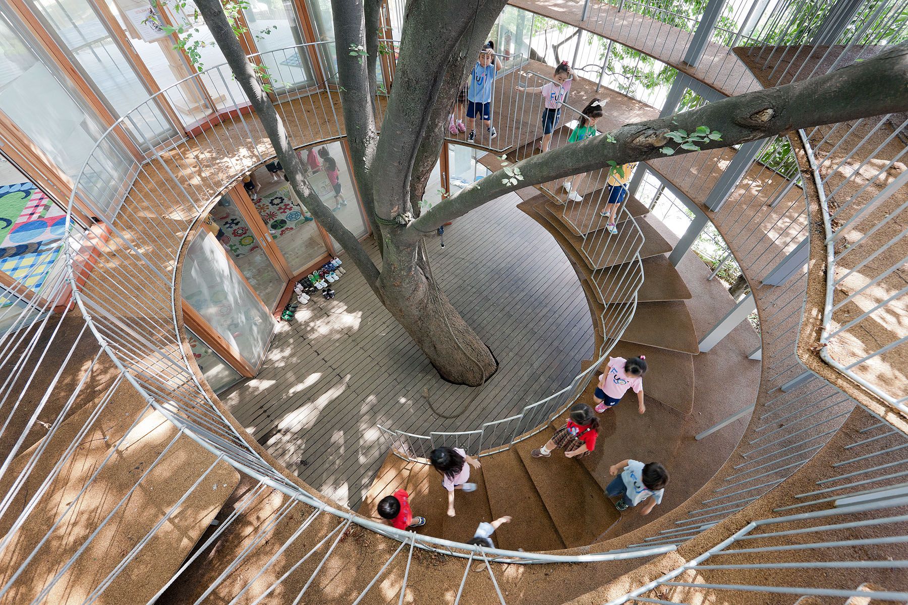 Ring Around A Tree, Tokyo, Japan – Takaharu Tezuka – Iwan Baan