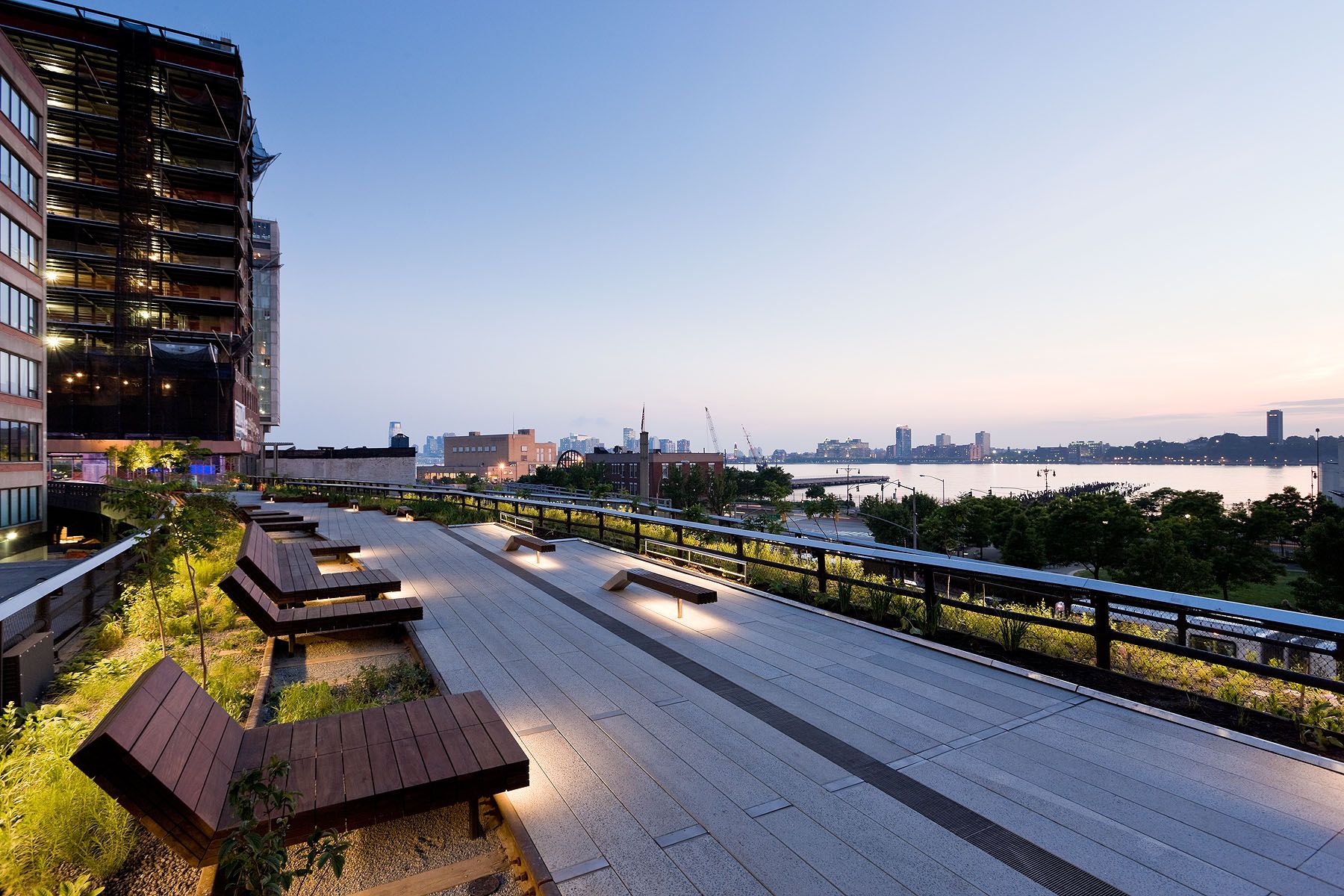 The Highline, New York – James Corner Field Operations, Diller Scofidio ...