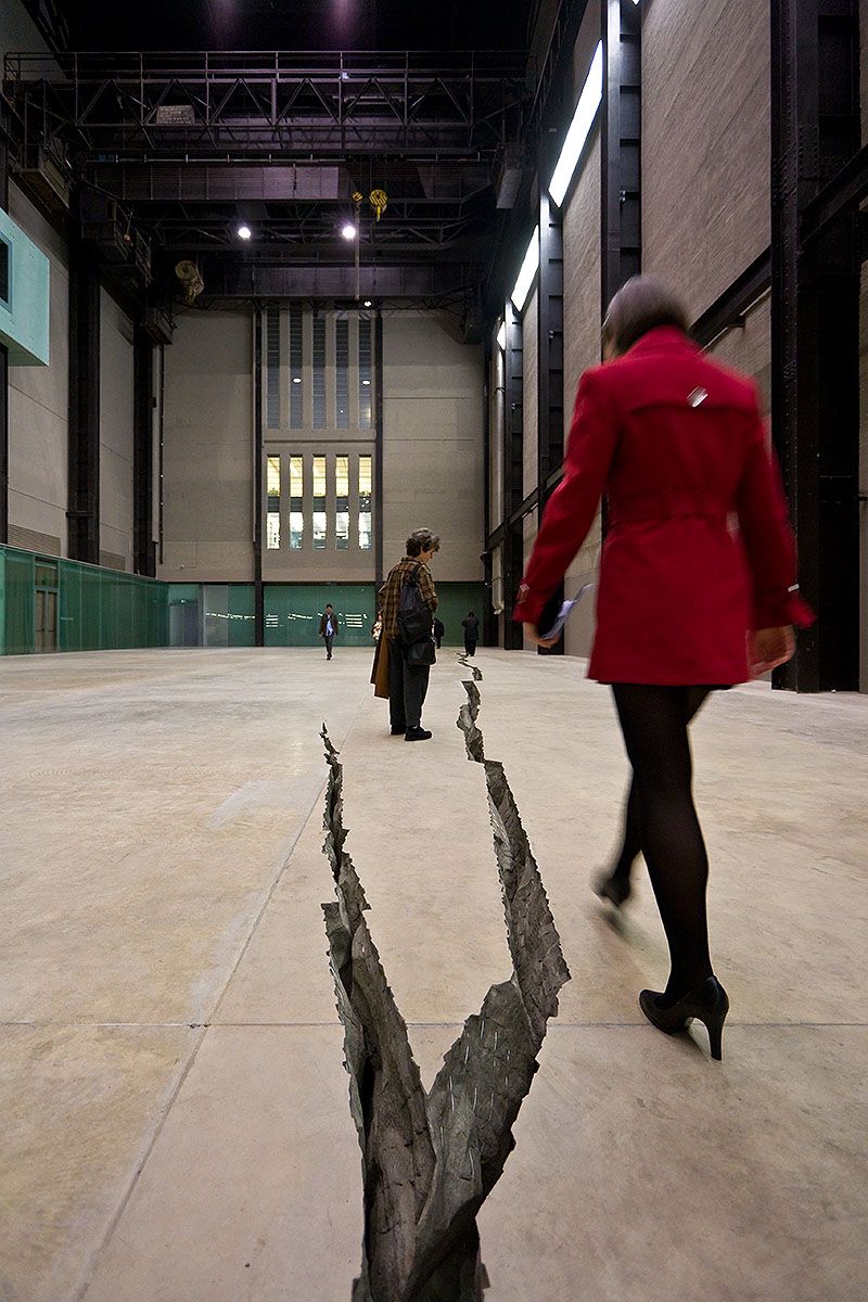 Tate Modern Turbine Hall, London – Doris Salcedo – Iwan Baan