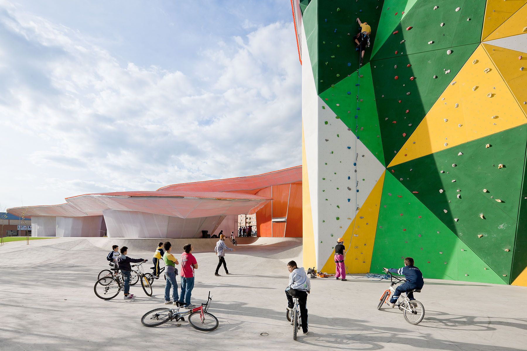 Factoria Joven (Teenager's Playground), Merida Spain - Selgas Cano ...