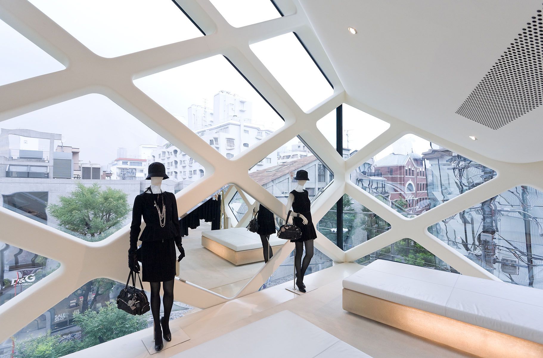 Prada Store, Tokyo – Herzog de Meuron – Iwan Baan