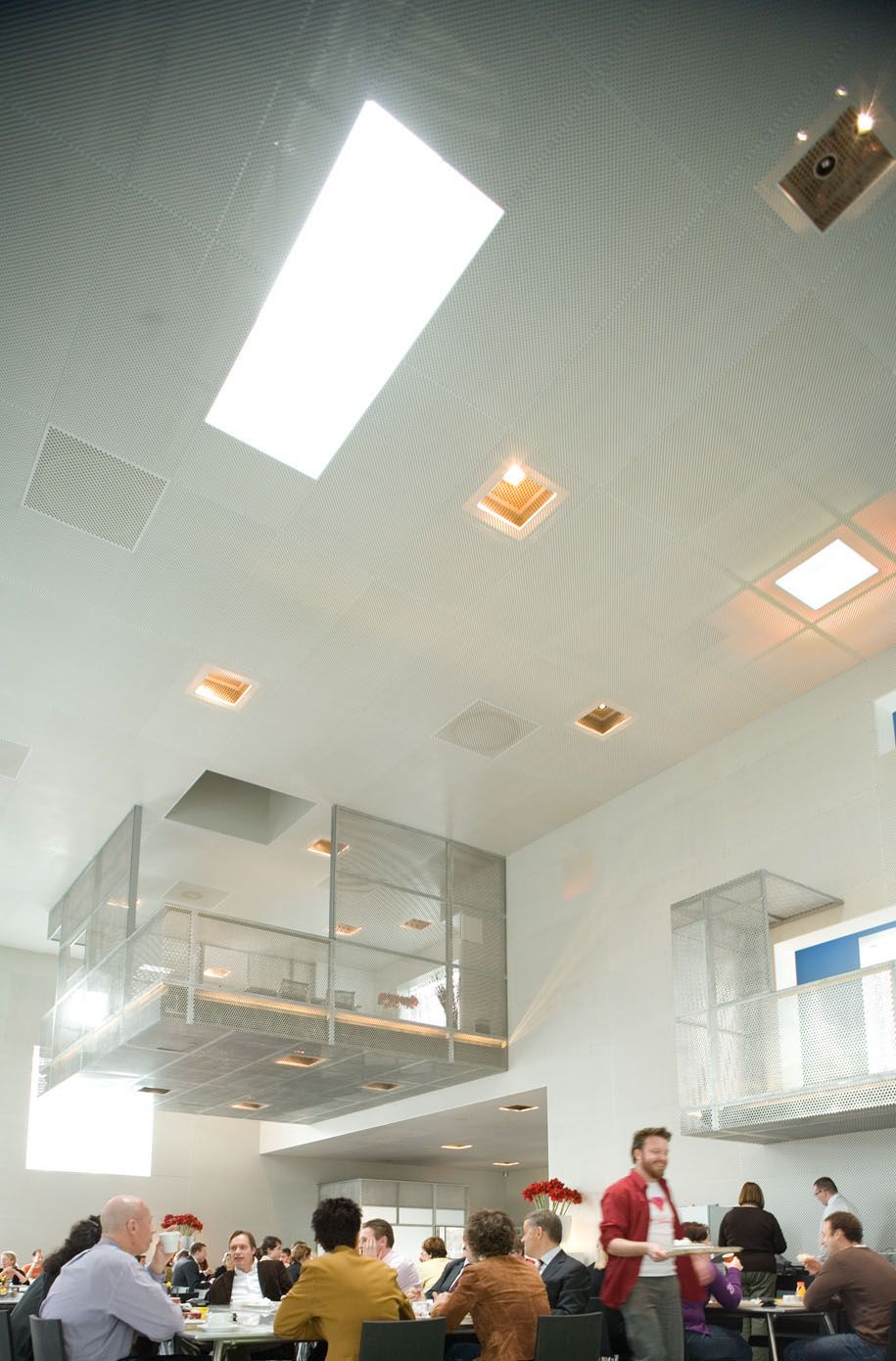 Sarphatistraat Offices, Amsterdam The Netherlands – Steven Holl – Iwan Baan